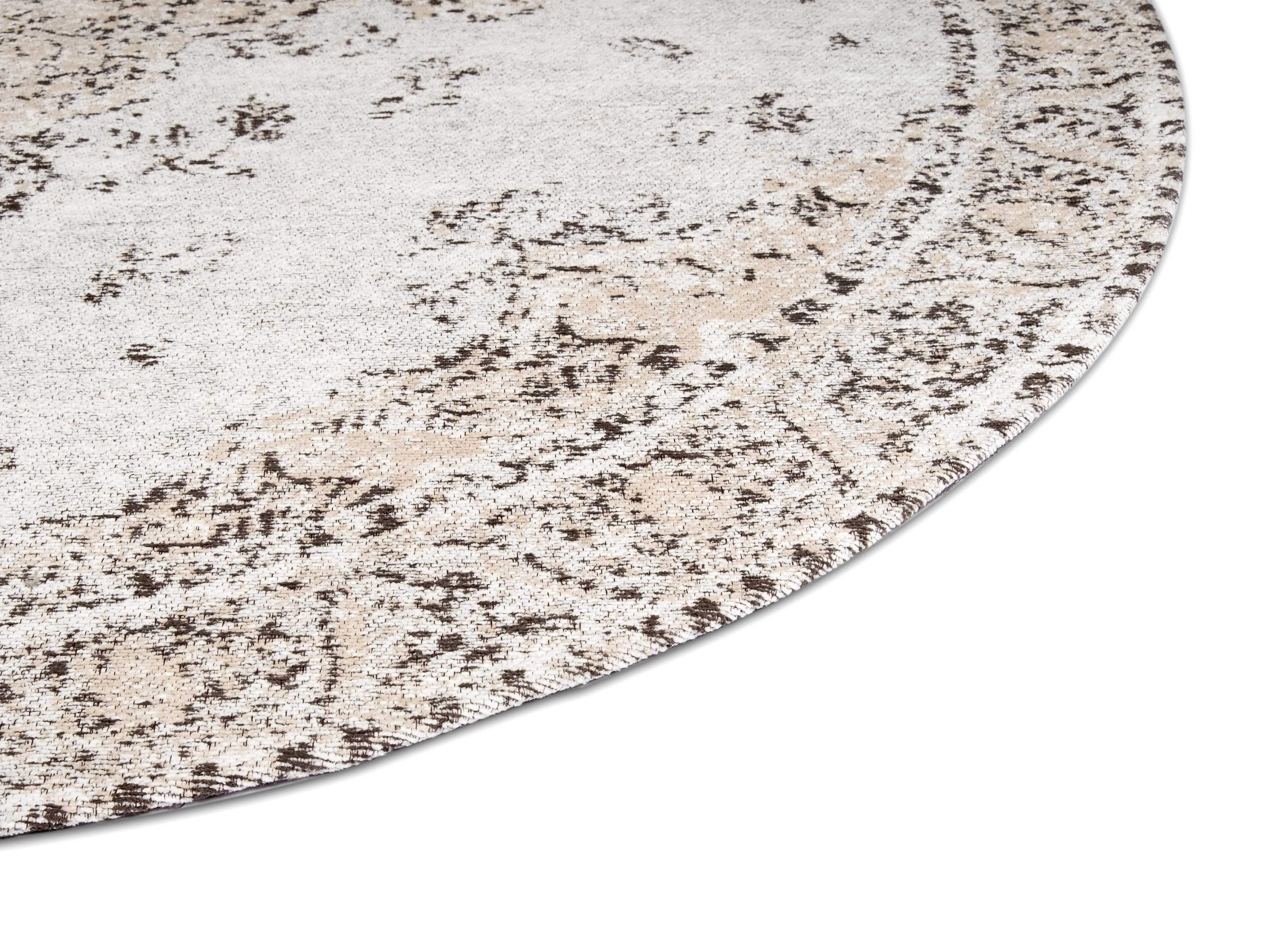 Helena White and Peach Turkish Style Distressed Round Rug