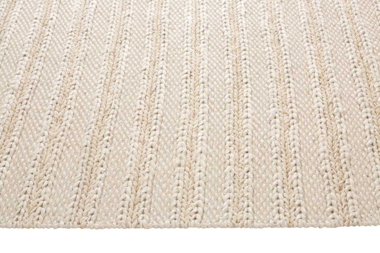 Isabella Marbled Ivory and Beige Braided Rug