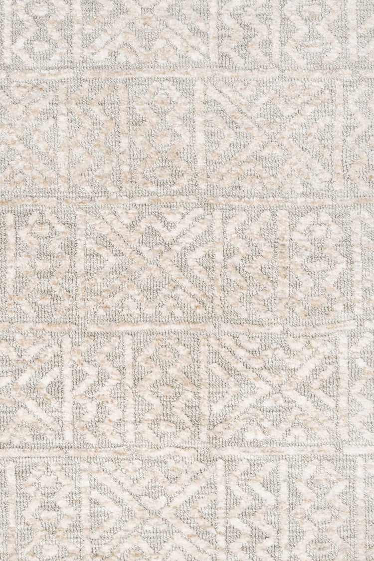 Melia Grey and Ivory Tribal Textured Round Rug